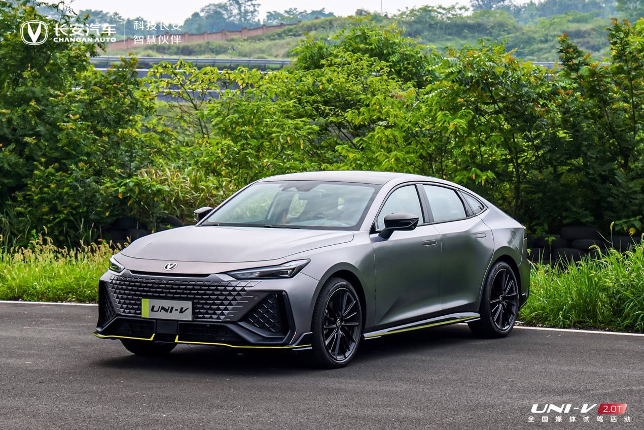 UNI-V 2.0T即将上市 UNI-V iDD首次亮相 长安UNI两款新品登陆重庆车展_搜狐汽车_搜狐网