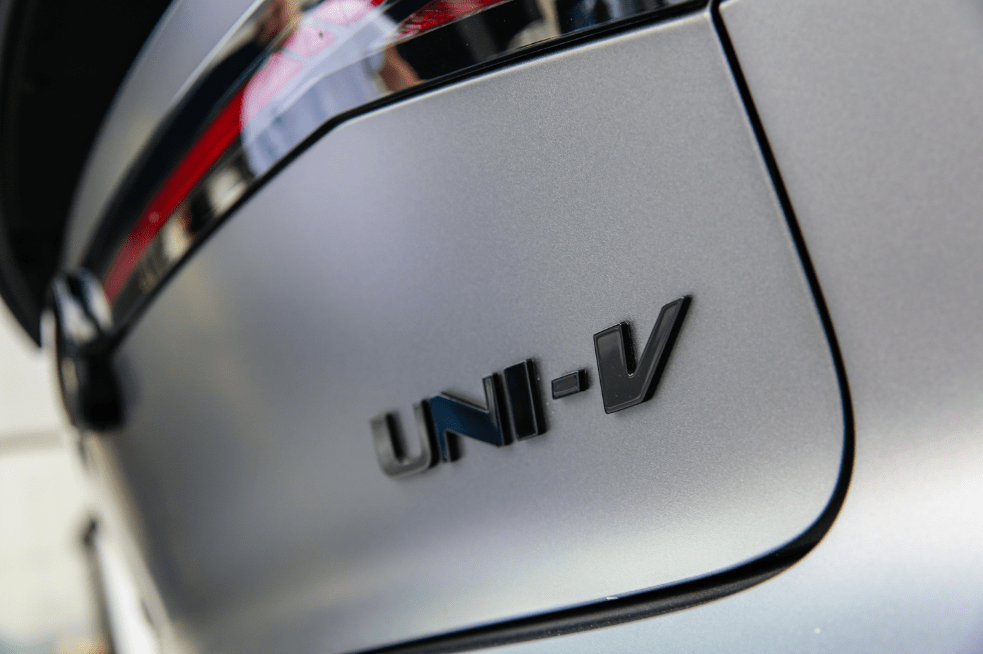 长安UNI-V左右开弓！2.0T版起售12.99万， iDD百公里油耗不足5L_搜狐汽车_搜狐网