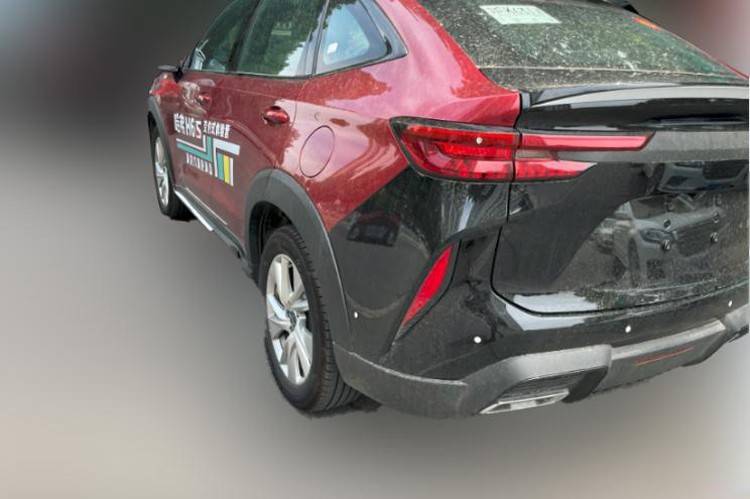 搭载自主研发的插电混动 哈弗H6S DHT-PHEV谍照曝光_搜狐汽车_搜狐网