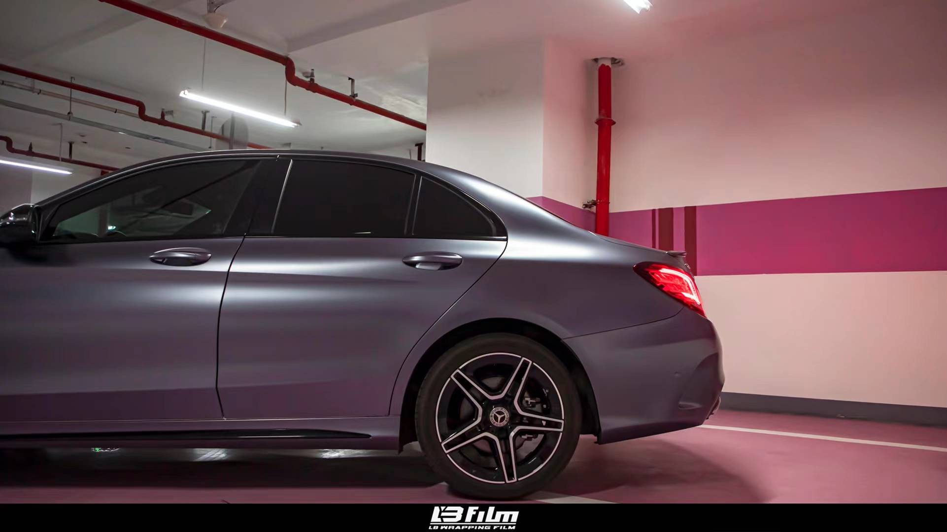 奔驰C260-LB改色膜电光金属午夜蓝,优雅柔和到融化的蓝_搜狐汽车_搜狐网