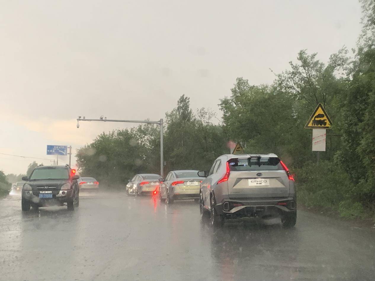 传祺钜浪混动GMC2.0极限首测，一箱油最长跑1711km，百公里油耗3.2L_搜狐汽车_搜狐网