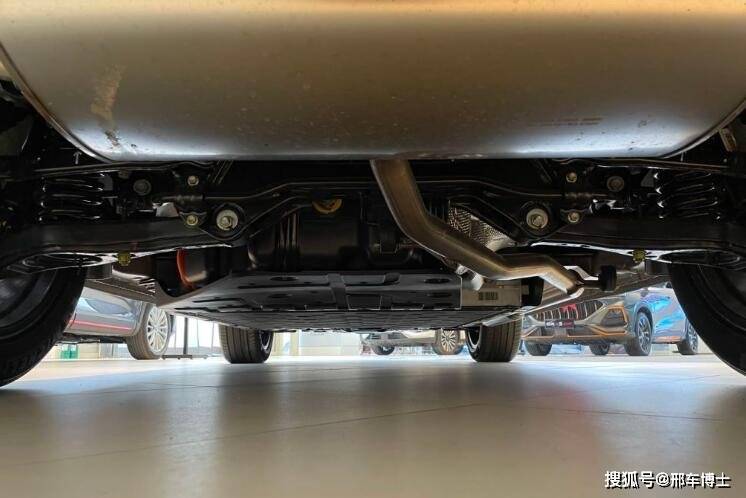 那辆即将驶上世界屋脊的插混SUV来了：欧尚Z6iDD到店实拍_搜狐汽车_搜狐网