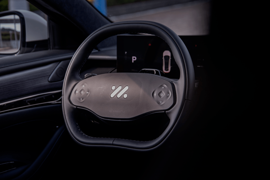 宝藏车型智己L7 vs 蔚来旗舰 ET7，40万级纯电豪华轿车谁更香？_搜狐汽车_搜狐网