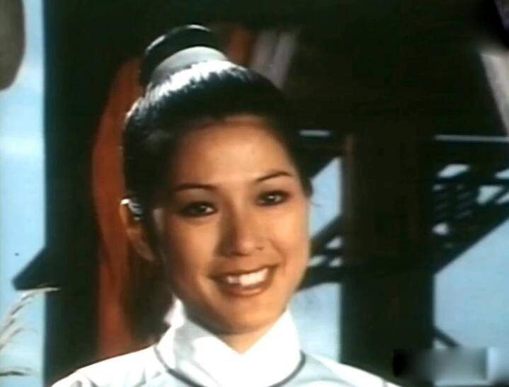 九版“殷素素”颜值对比：有人抢了儿媳赵敏的风头，有人硬凑尬演_黄香莲_张无忌_歌仔戏