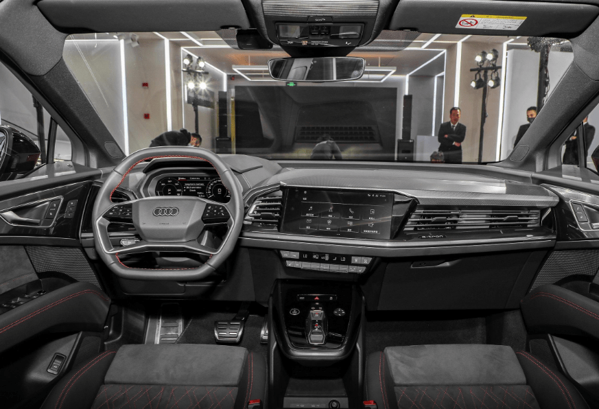 上汽奥迪Q5etron和ix3选谁？前者空间更大更舒适_搜狐汽车_搜狐网