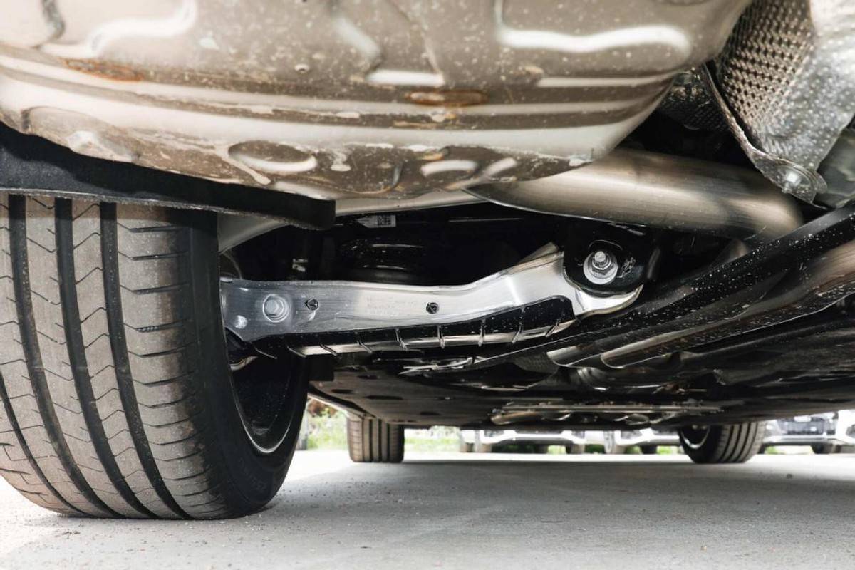 德系豪华与国产新势力之争，奥迪A6L对比蔚来ET7，谁更胜一筹？_搜狐汽车_搜狐网