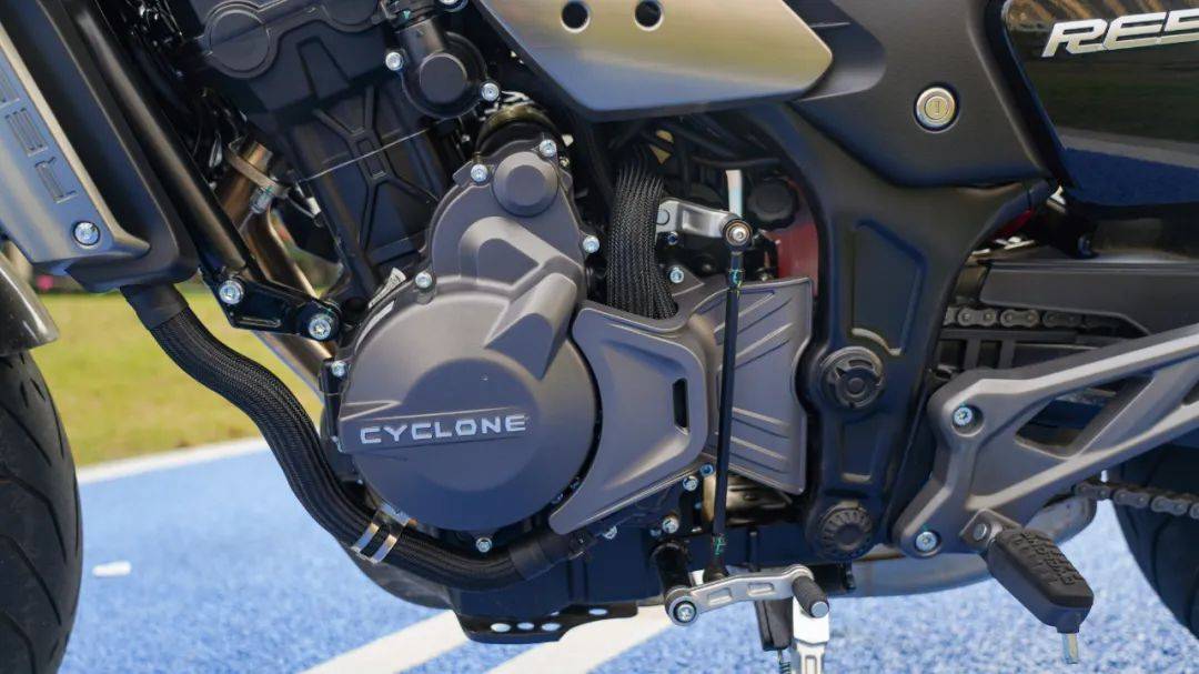 更强的性能复古—3.68万赛科龙RE560静态评测_搜狐汽车_搜狐网