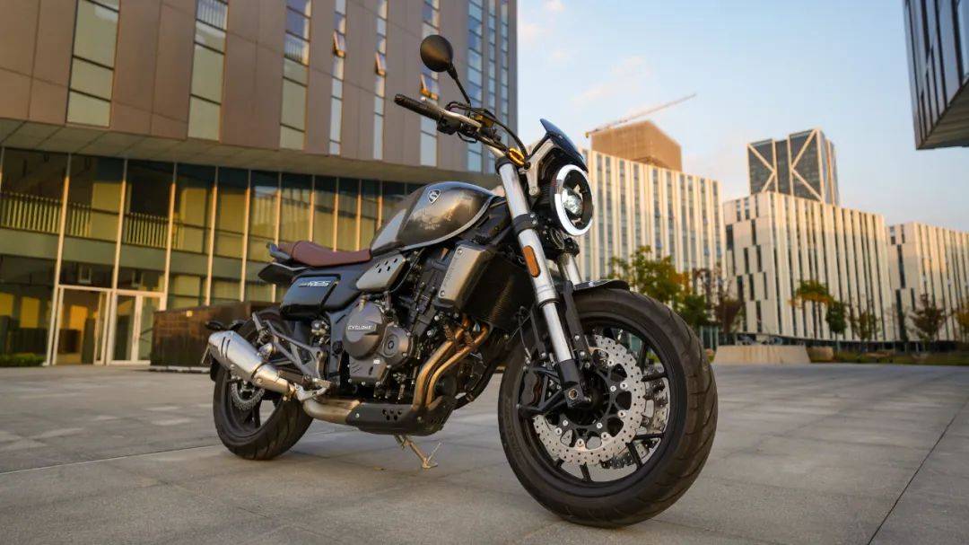 更强的性能复古—3.68万赛科龙RE560静态评测_搜狐汽车_搜狐网