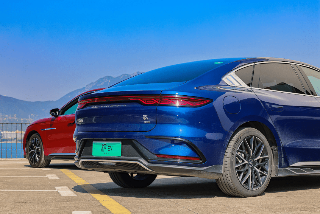 体验比亚迪DiSus-C电控主动悬架：智能、运动、舒适三者全面平衡_搜狐汽车_搜狐网