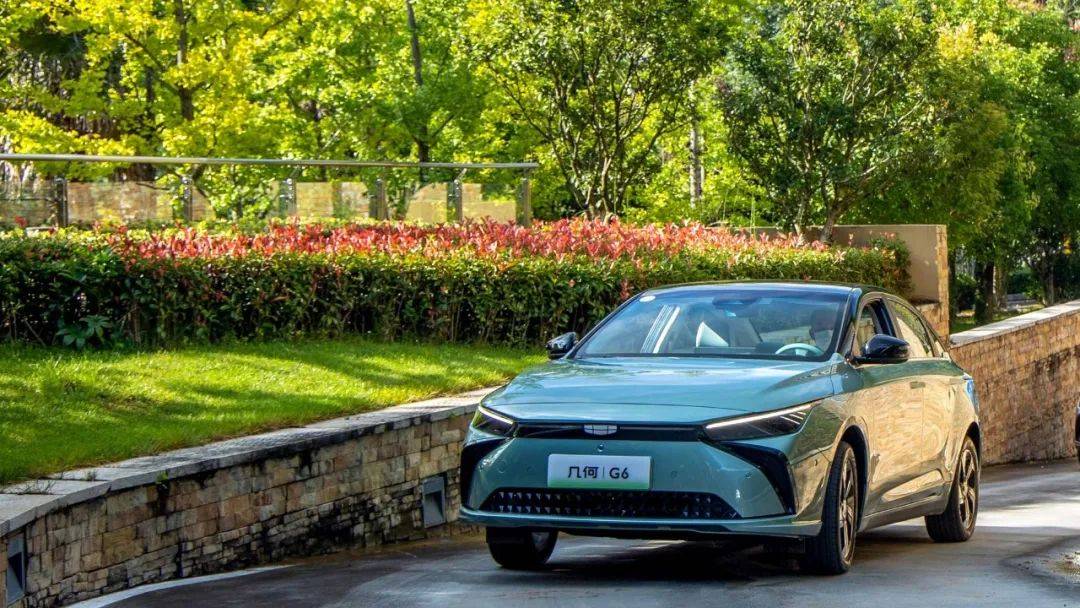 零百6.9秒+华为鸿蒙OS加持！几何G6/M6南区上市引波澜_搜狐汽车_搜狐网