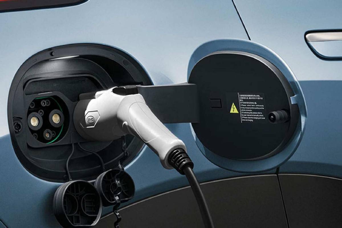 实拍护卫舰07 DM-p，配1.5T+电机，最快4.7秒破百，又大又豪华_搜狐汽车_搜狐网