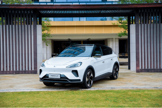 “电”亮极境之旅，极狐阿尔法T秒变全场景极限玩家_搜狐汽车_搜狐网