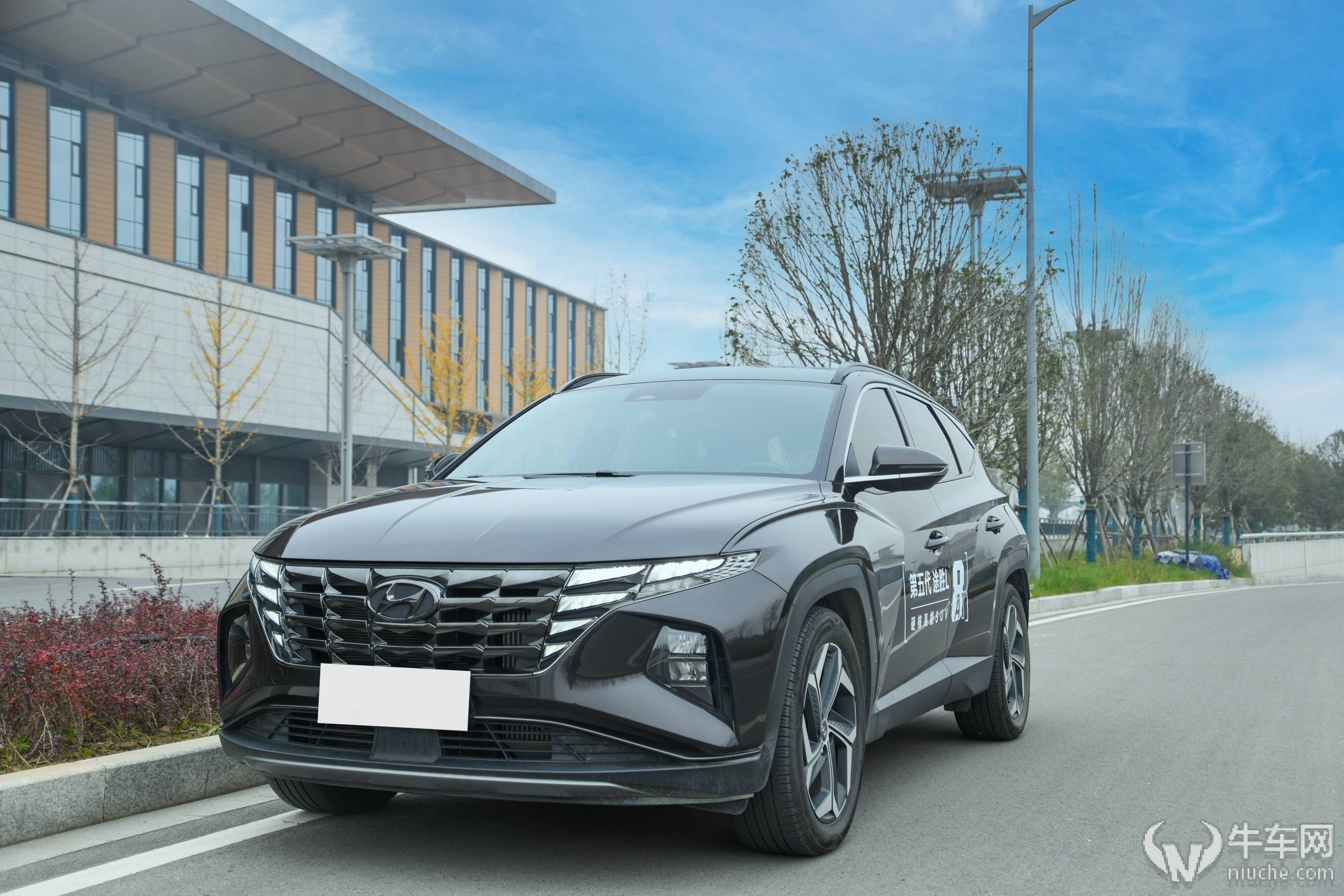 制胜千里+8AT！ 试驾北京现代第五代途胜L！_搜狐汽车_搜狐网