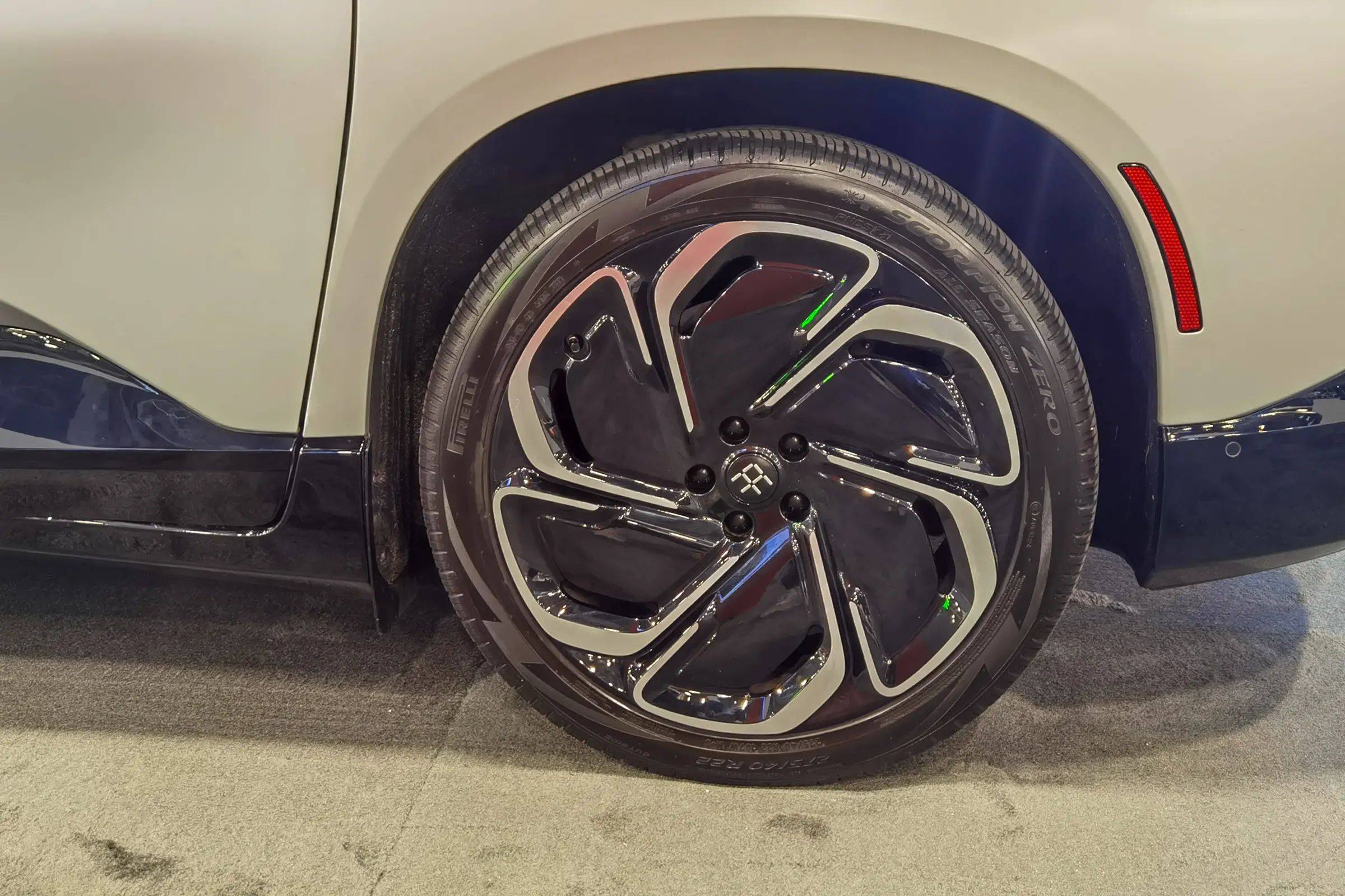 CES新车：FF 91实车亮相，中大型SUV，造型动感，期待量产_搜狐汽车_搜狐网