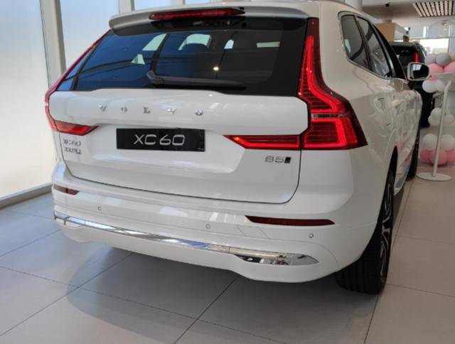2023款沃尔沃XC60到店：搭2.0T+8AT，还有四驱！动力超奥迪Q5L？_搜狐汽车_搜狐网