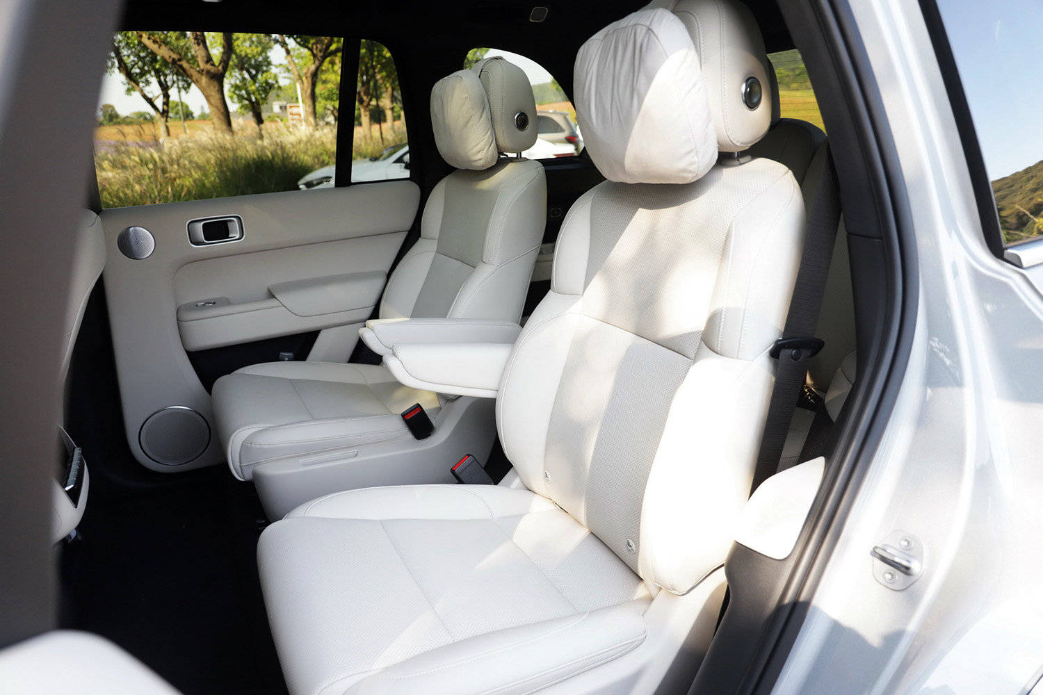 王者混动比增程更“老辣”，看唐DM-p PK理想L7、L8就知道了！_搜狐汽车_搜狐网