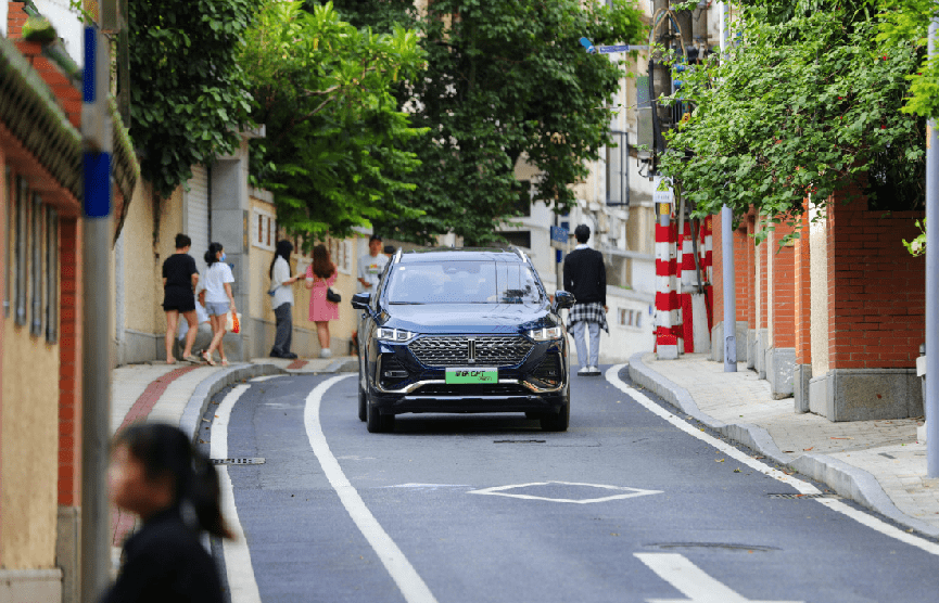 拿铁DHT-PHEV对比比亚迪唐DM-i，谁更能满足消费者的用车需求？_搜狐汽车_搜狐网