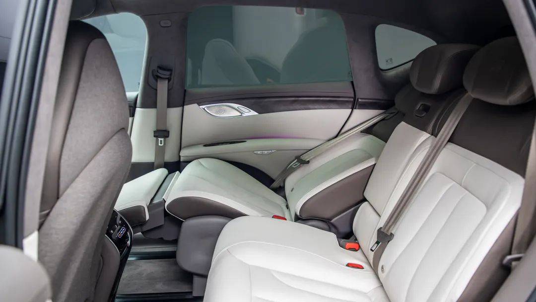 拳打宝马X5，脚踢蔚来ES8，智己LS7有这个实力吗？_搜狐汽车_搜狐网