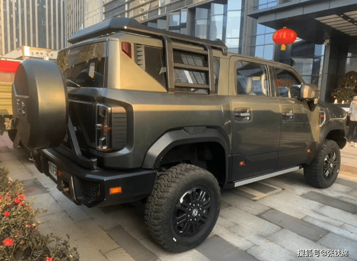 东风猛士M20实车曝光，外观很霸气，2+2+3座椅，搭载6.7L柴油动力_搜狐汽车_搜狐网