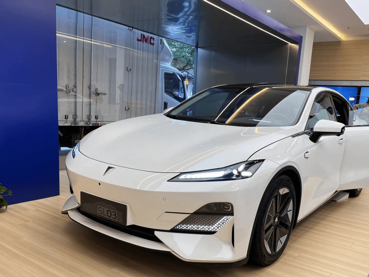 手握20w预算，深蓝SL03和小鹏P5怎么选？_搜狐汽车_搜狐网