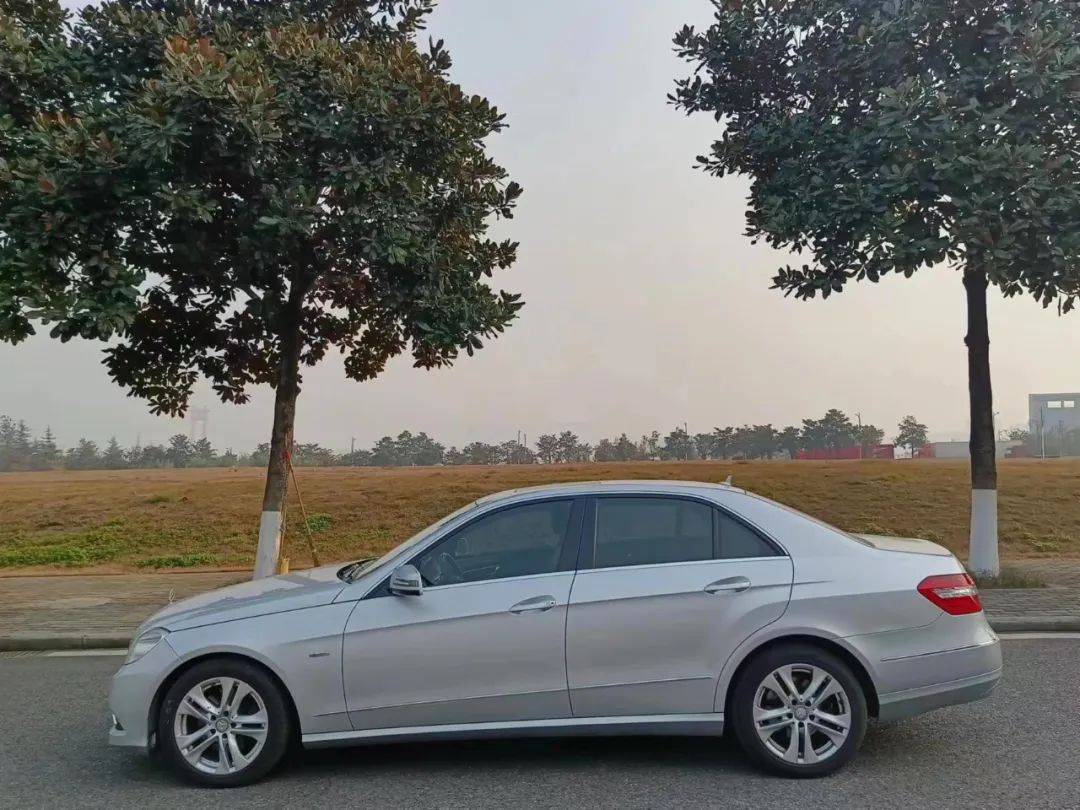 威风凛凛老奔驰E260. Cgi_搜狐汽车_搜狐网