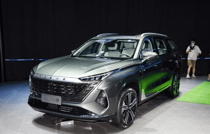 搭载2.0T+9AT，内饰配有三联屏设计，荣威RX9预计明年上市！_搜狐汽车_搜狐网