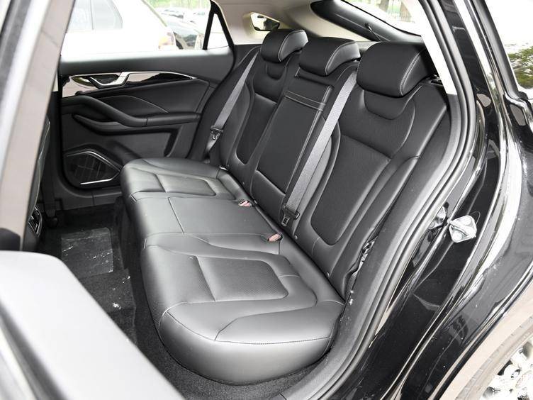 10到15万元预算，选合资还是中国品牌？奔腾B70对比日产轩逸_搜狐汽车_搜狐网