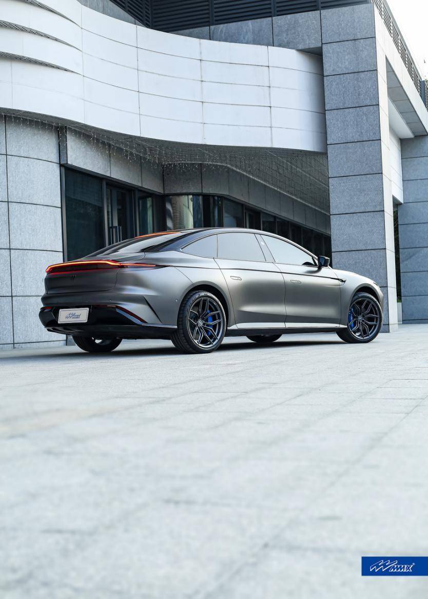 新能源旗舰智己L7，轻量化进阶升级MFS12锻造轮毂_搜狐汽车_搜狐网