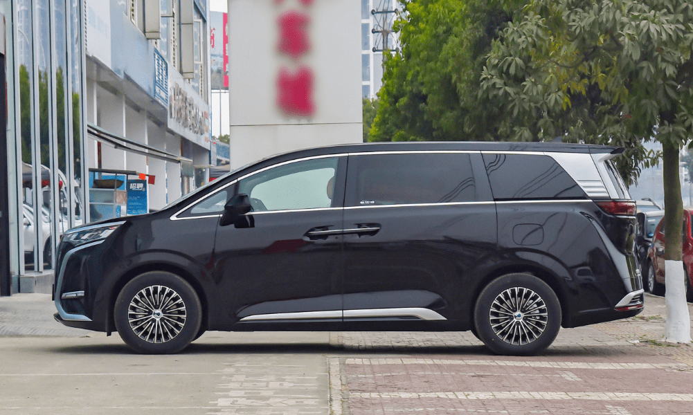 高端出行建议买MPV，这三款车长5米多，设计豪华，销量能超GL8_搜狐汽车_搜狐网