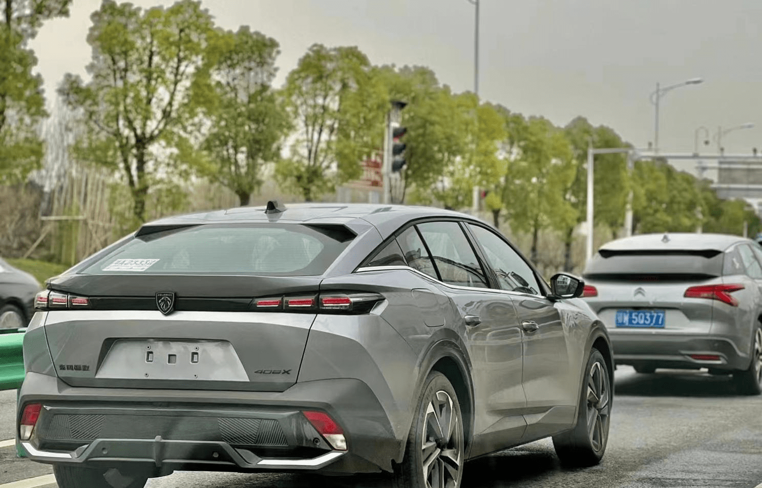 标致408X实车谍照曝光 2023年上市_搜狐汽车_搜狐网