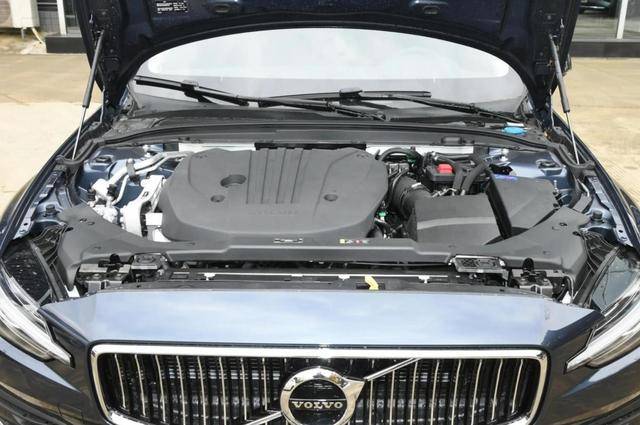 实拍露营利器沃尔沃V60：搭2.0T+8AT！它才是最美“大瓦罐”？_搜狐汽车_搜狐网