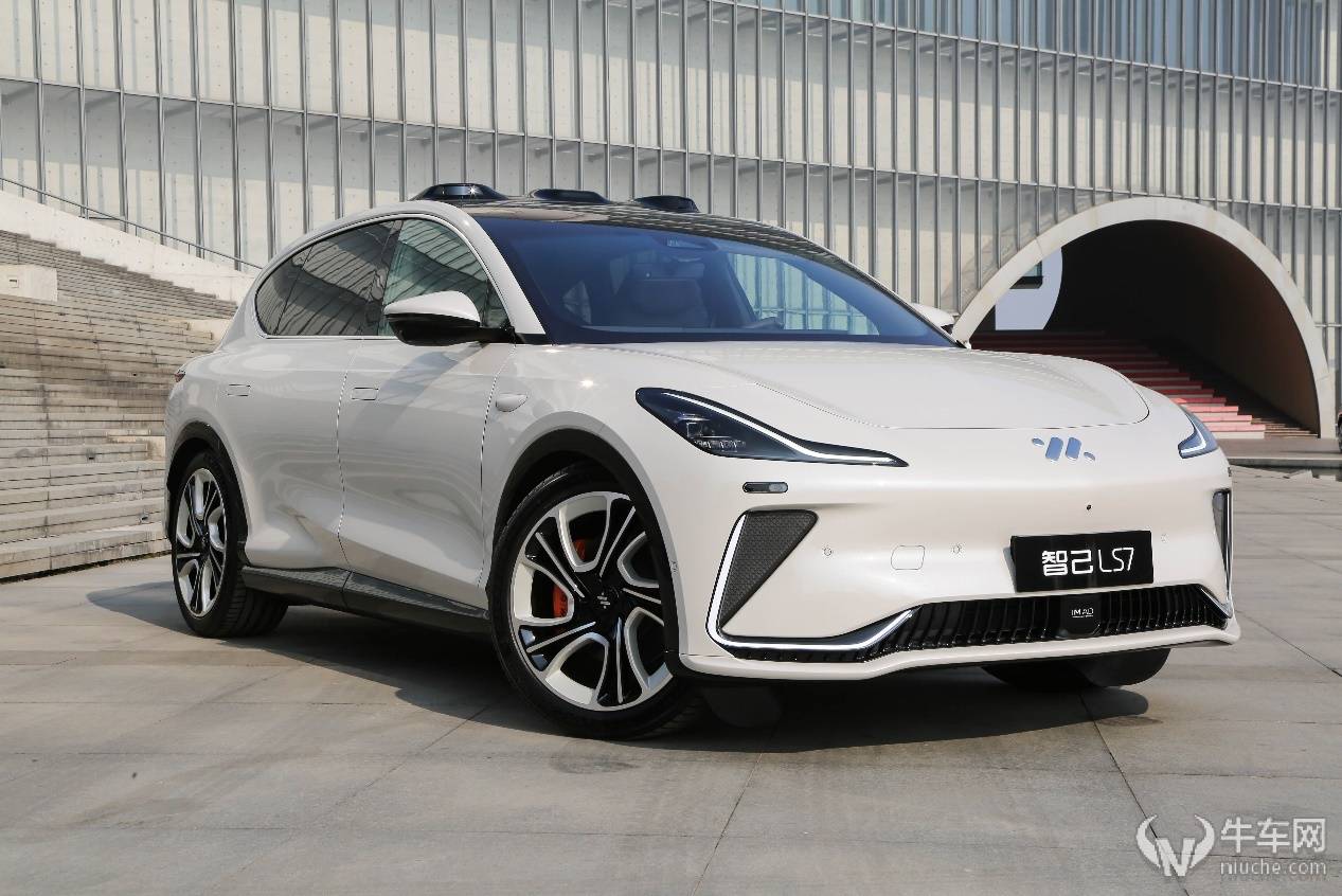 与理想L7、蔚来ES7掰手腕，智己LS7凭何号称50万内必入？_搜狐汽车_搜狐网