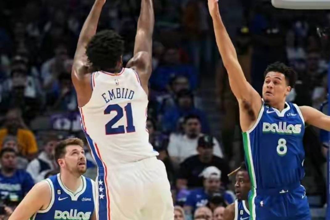 独行侠133-126战胜76人_东契奇_比德_哈登