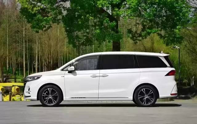 国产豪华MPV，全新荣威iMAX8 18.58万元开启预售_搜狐汽车_搜狐网