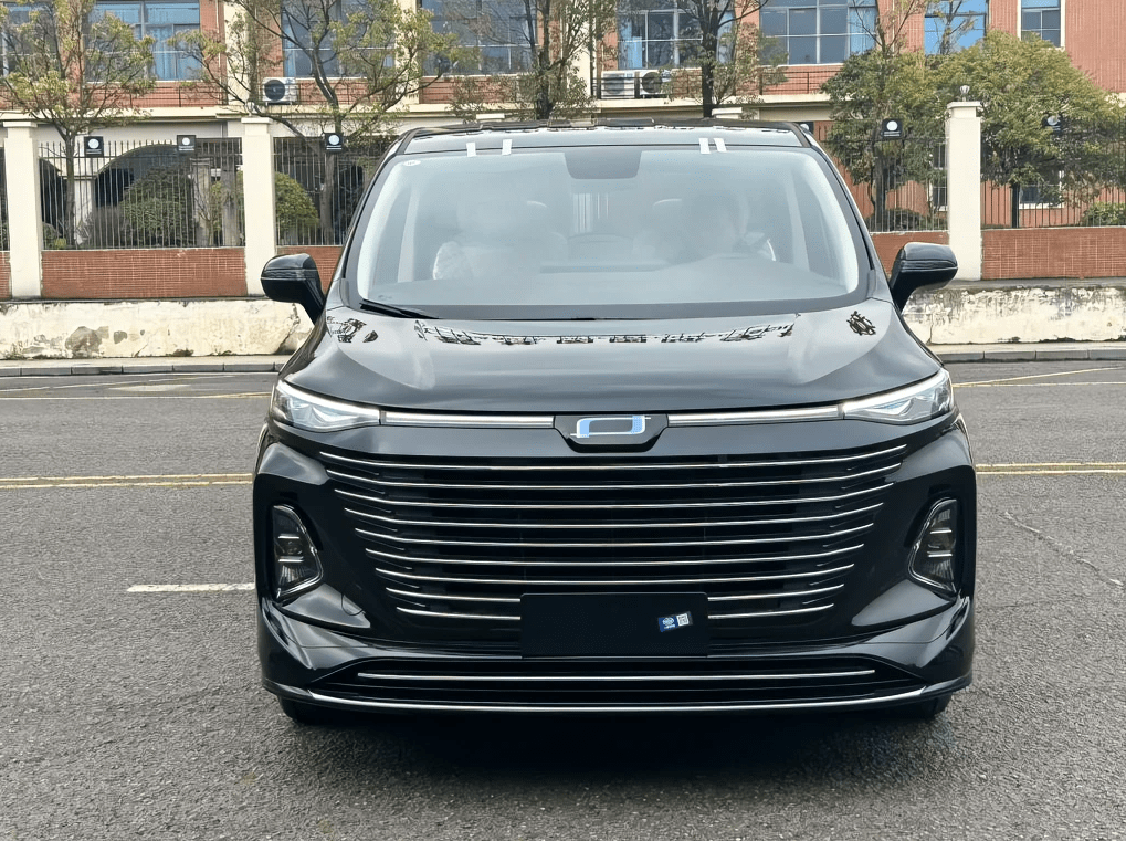 和红旗HQ9同平台，定位更亲民，带大七座+2.0T，奔腾M9实车曝光！_搜狐汽车_搜狐网