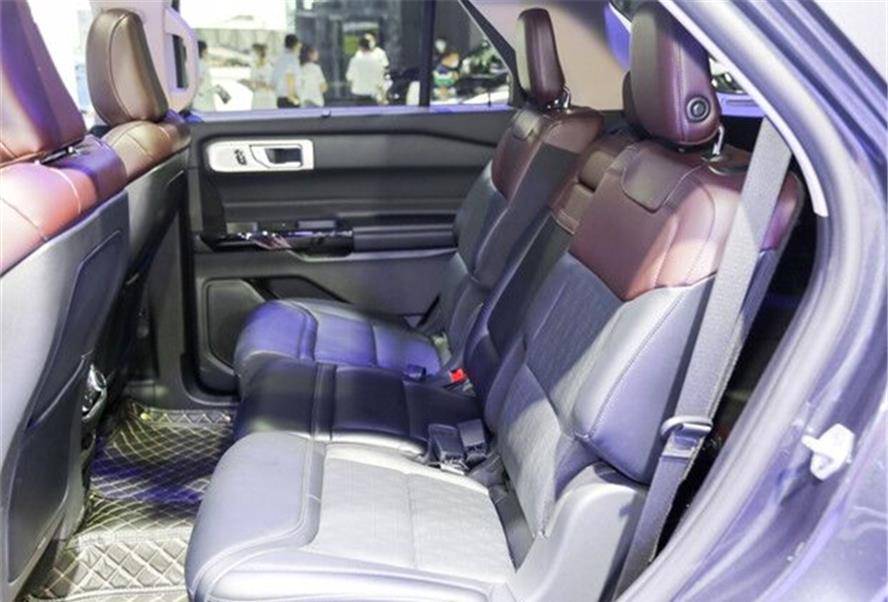 30岁开它就成功！车长5米气场超揽胜，入门2.3T＋10AT吃92粗粮_搜狐汽车_搜狐网