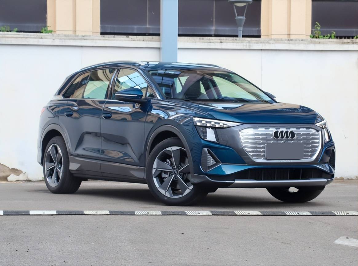 试驾奥迪Q5etron，奥迪全球首款“Roadjet 陆地专机”车型_搜狐汽车_搜狐网