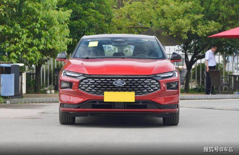 真正的B级车“卷王”，配2.0T+8AT动力，轴距超2米9，实拍蒙迪欧_搜狐汽车_搜狐网