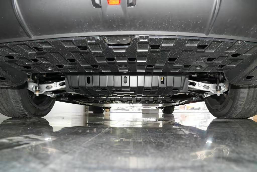 试驾长安深蓝SL03纯电版，续航705km，售价22.19万，值得入手吗？_搜狐汽车_搜狐网