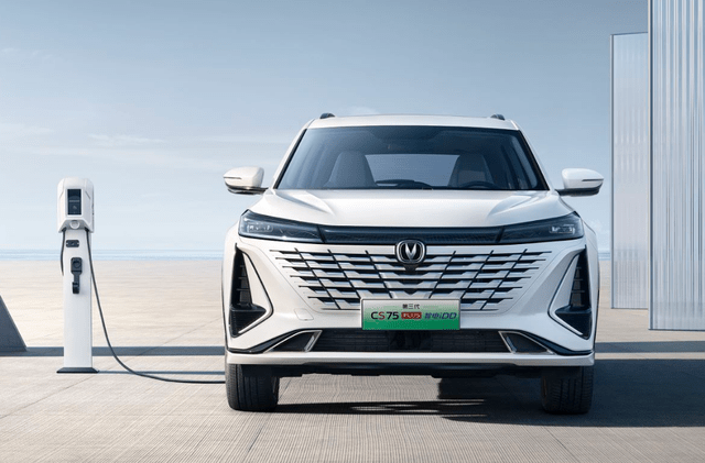 第三代CS75PLUS智电iDD亮相，纯电续航150公里，混动市场实力悍将_搜狐汽车_搜狐网