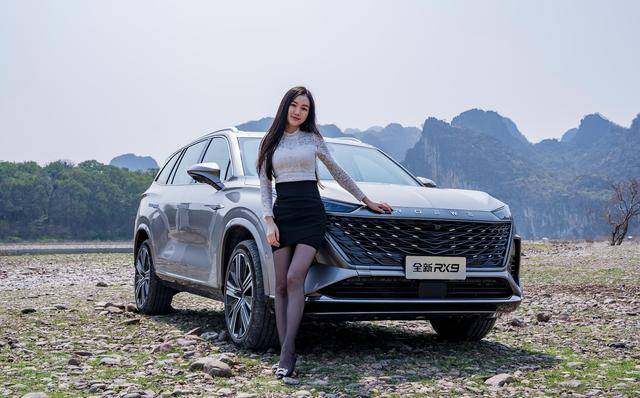 实拍荣威RX9：搭2.0T+9AT！内置47英寸联屏，汉兰达太小了？_搜狐汽车_搜狐网