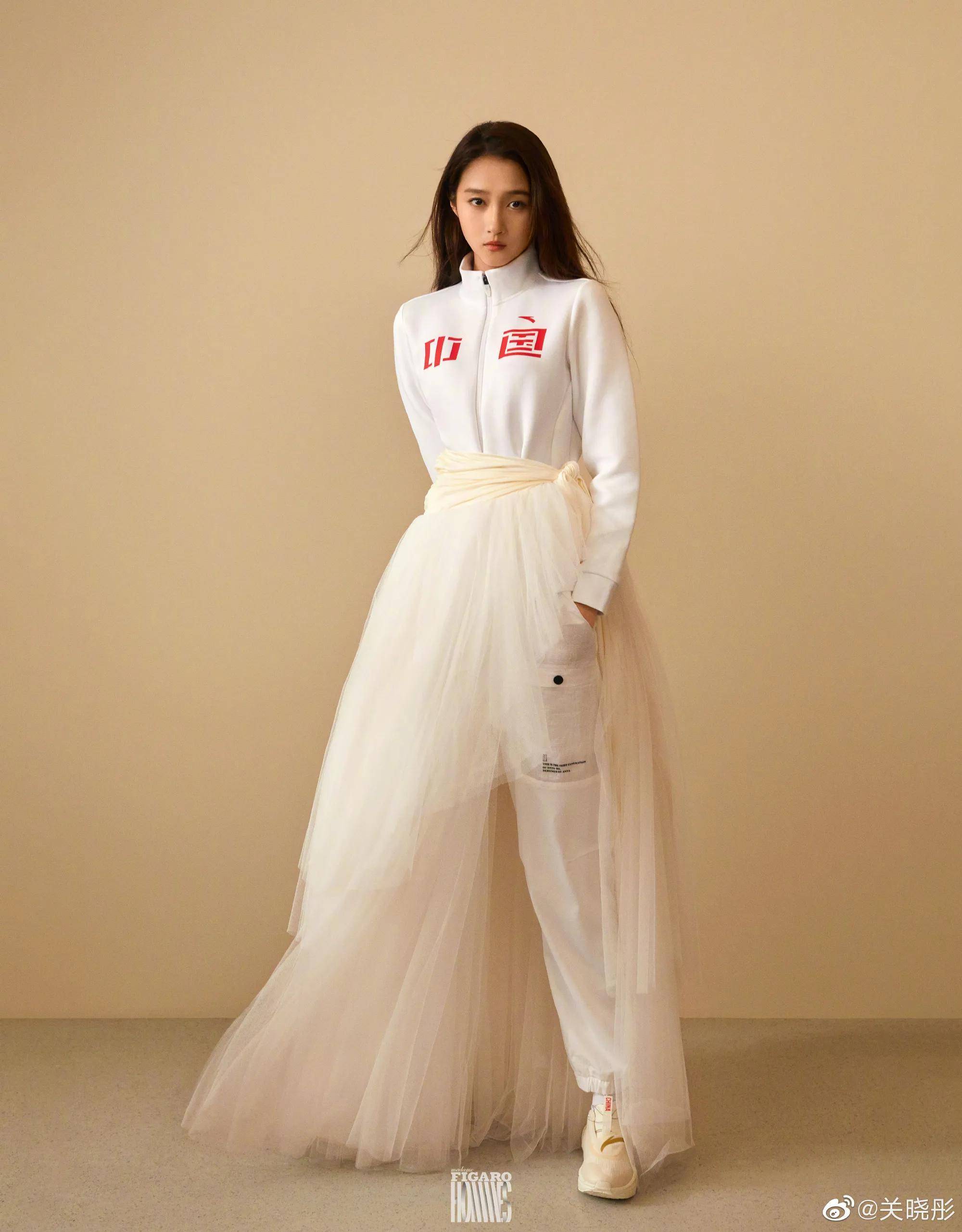 国潮＋运动，长腿美女，关晓彤和谷爱凌，谁更飒？ -6park.com