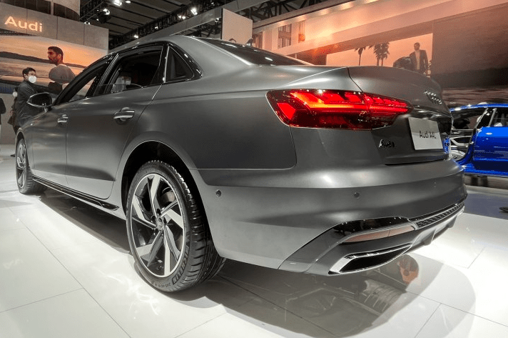 2023款奥迪A4L亮相广州车展，配置升级，全系2.0T_搜狐汽车_搜狐网