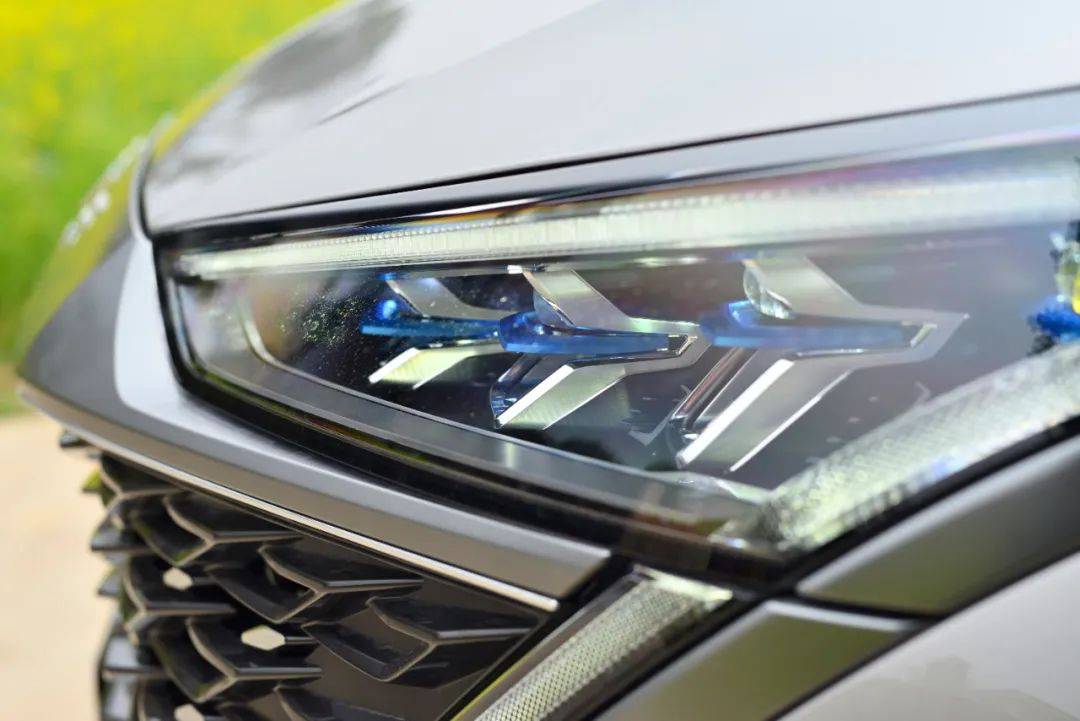 家庭主义者的标配：全新荣威RX9的“驾直观”_搜狐汽车_搜狐网