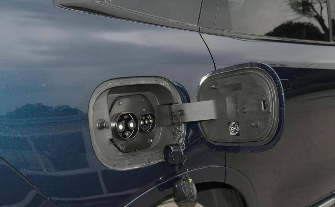 可选激光雷达，纯电续航最高204公里，新款魏牌摩卡DHT PHEV实车_搜狐汽车_搜狐网