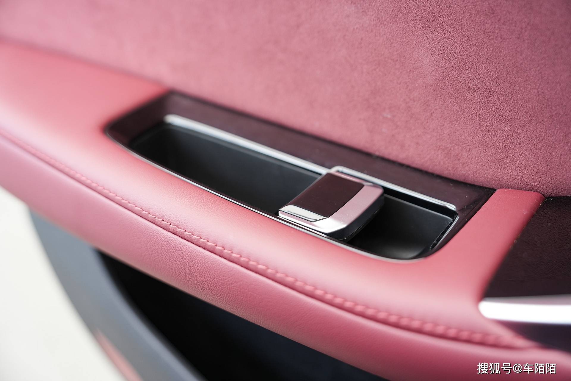 品牌首款黑标轿跑/配2.0T+9AT 抢先到店实拍MG7！_搜狐汽车_搜狐网