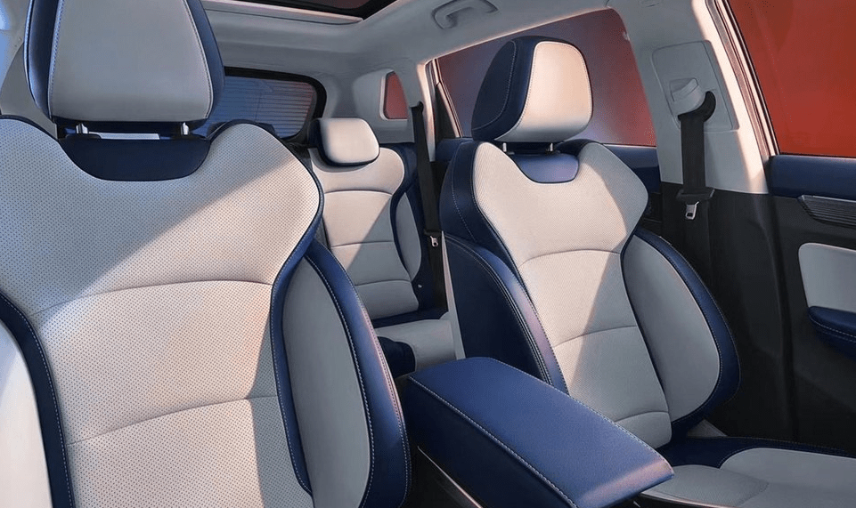 1.8T+7DCT+12.3英寸中控触，吉利全新车型实图光，智能化是亮点_搜狐汽车_搜狐网