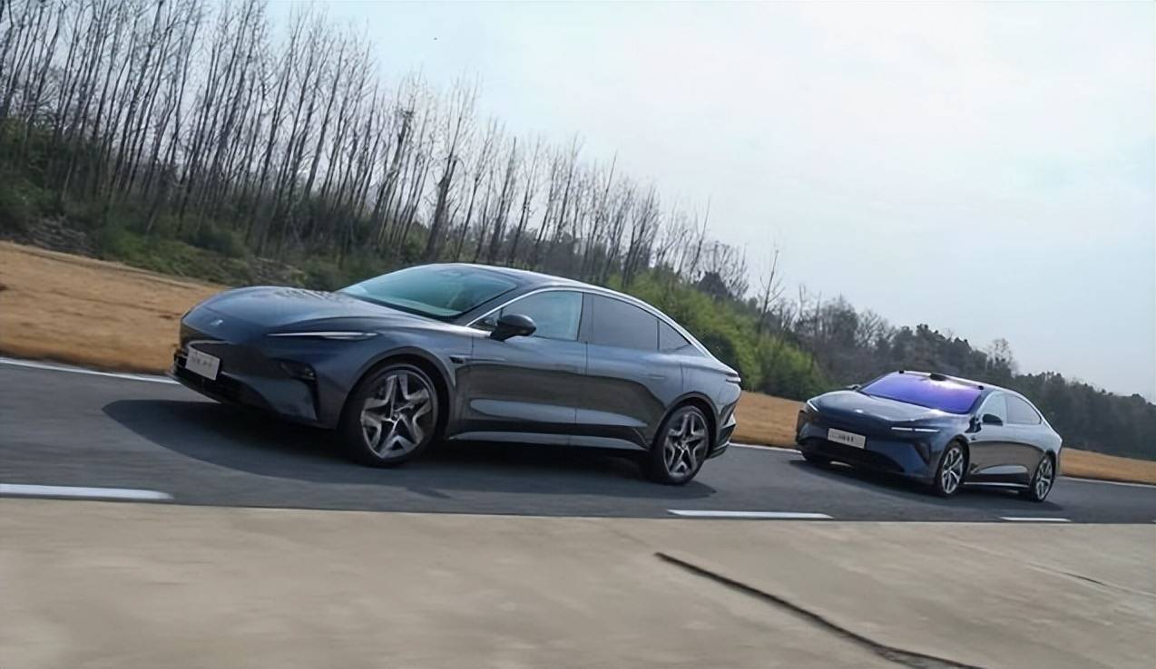 “新豪华大智座”上汽飞凡F7全国已到店 拥有巴赫座舱、3D矢量音效、95%隔震率_搜狐汽车_搜狐网