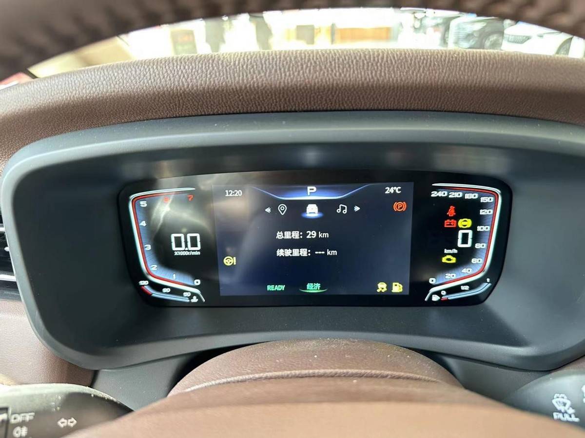 探店奔腾M9：23.58万起预售 比传祺M8大_搜狐汽车_搜狐网