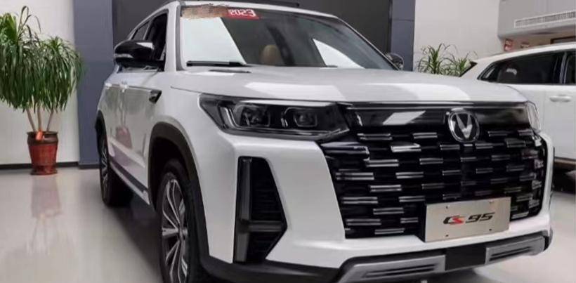 你们要的8AT来了！2023款长安CS95到店，尺寸微调，升级爱信8AT_搜狐汽车_搜狐网